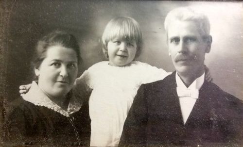 ANNA LARSDOTTER :: Skyllberg